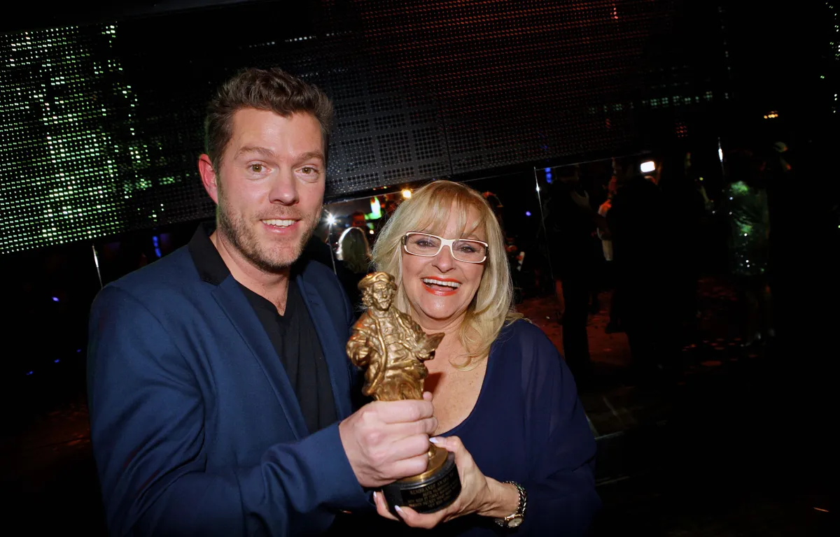 Zien: Briljante imitatie-compilatie van B&B Vol Liefde door cabaretier ...