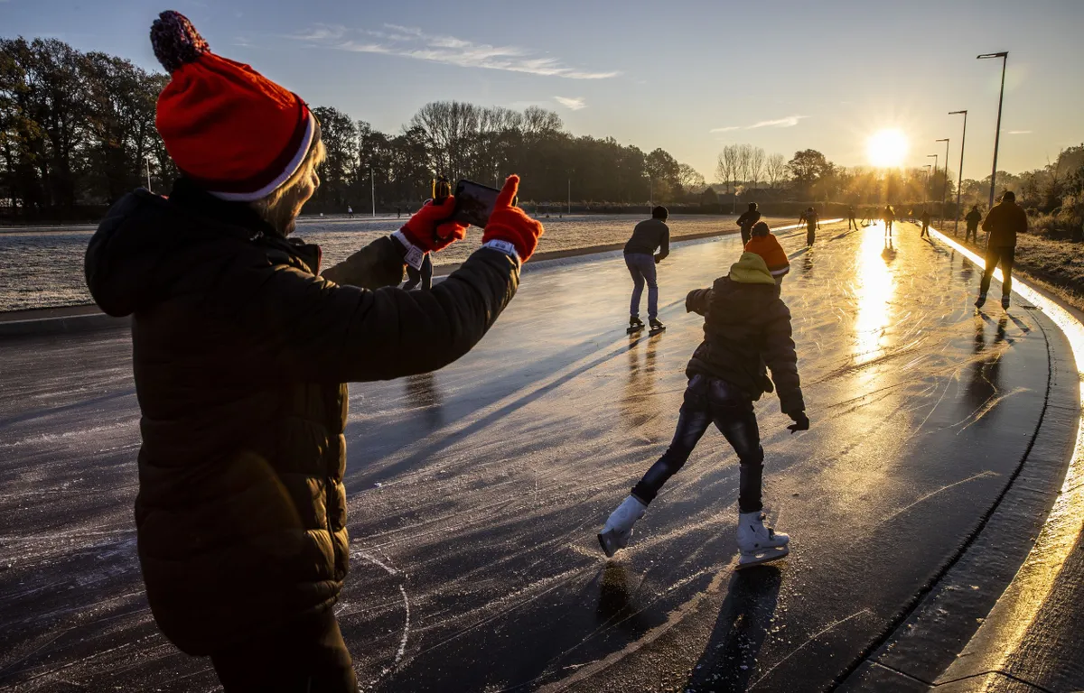 De schaatsen kunnen uit het vet: volgende week 3 tot 12 cm ijs