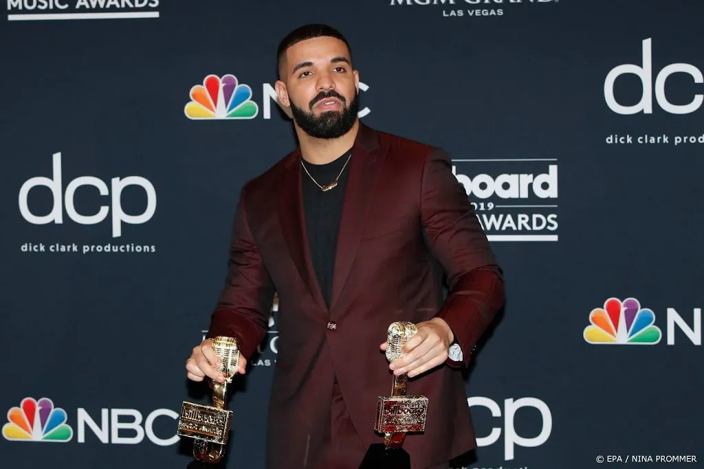 Drake koopt vliegtuig van 100 miljoen dollar