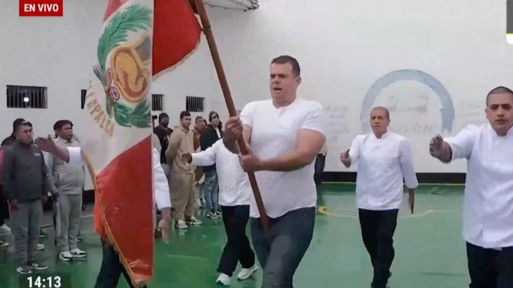 Joran van der Sloot in elkaar geslagen in gevangenis