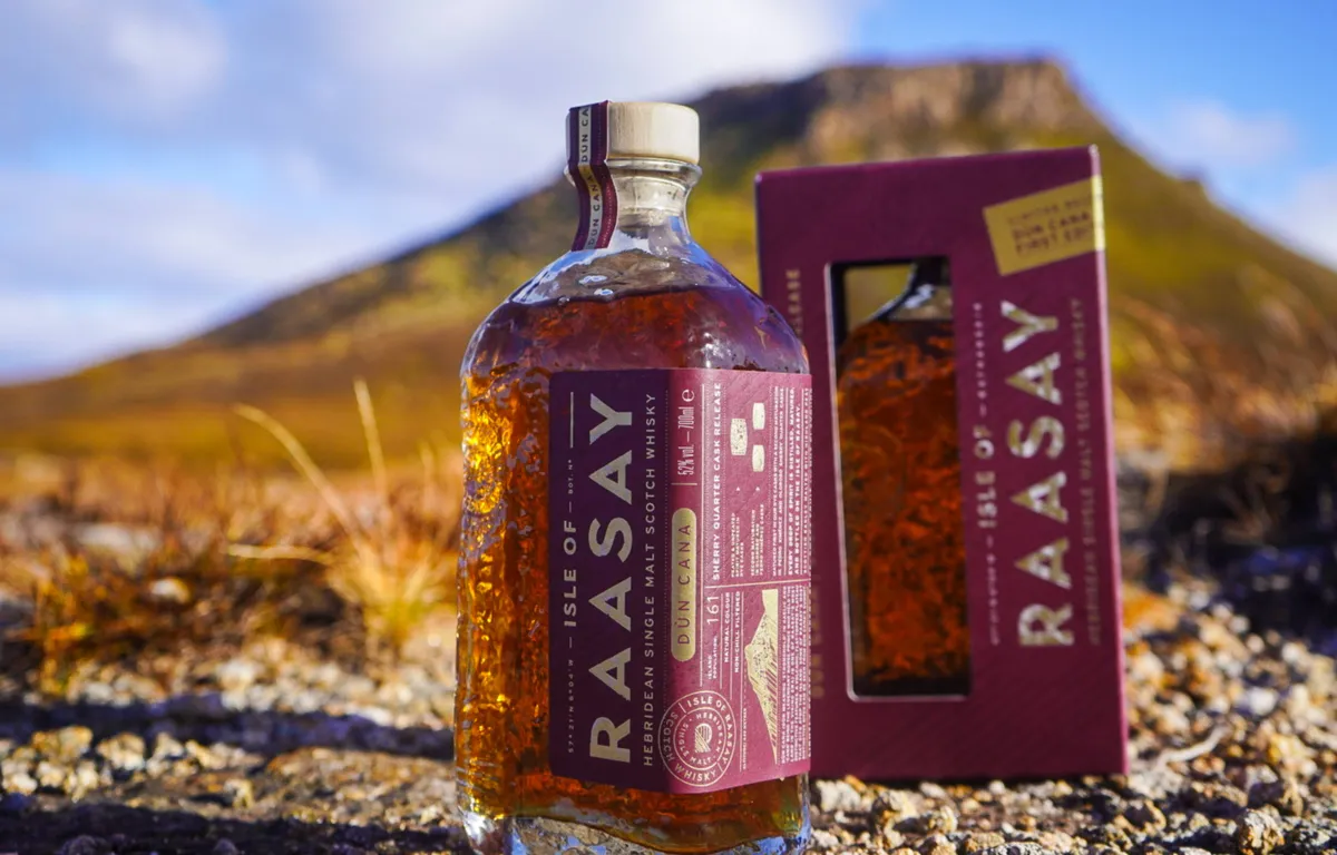 Nieuwe limited edition Isle of Raasay whisky eert de hoogste top