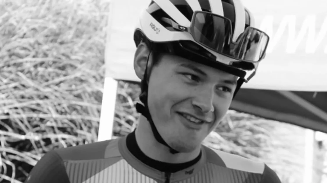 'Ik ga je voor altijd missen broer': 1500 mensen nemen afscheid van ...