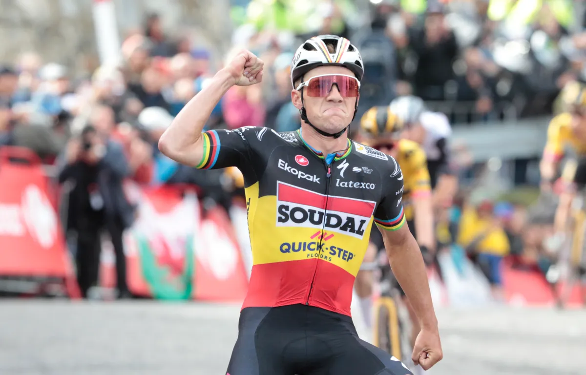 Remco Evenepoel zijn officiële kalender voor 2024 met seizoensstart in ...