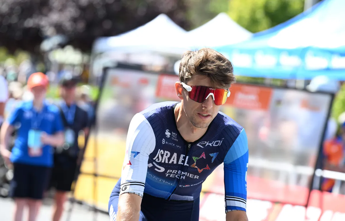 George Bennett deelt zijn ervaring in het koersen met wielersterren ...