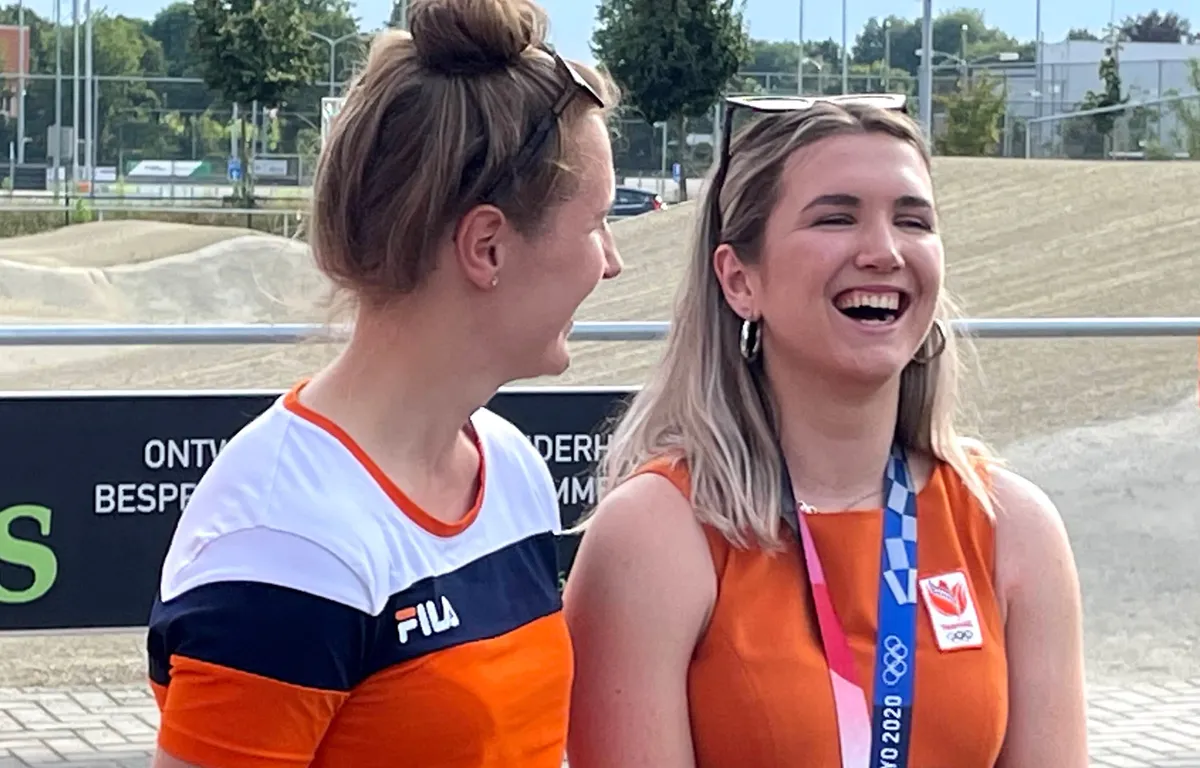 Merel en Laura Smulders geselecteerd voor WK BMX