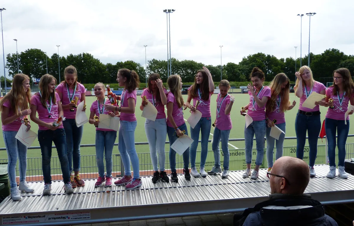 MHC Wijchen huldigt de kampioenen!!