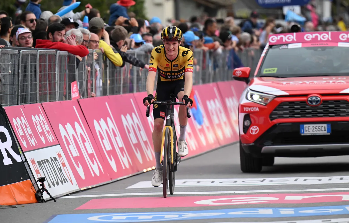 Gloag shares wonderful story about Roglic: "He couldn't even climb ...
