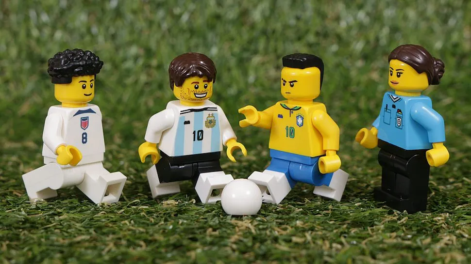 'LEGO voetbalgame komt er al aan in september'