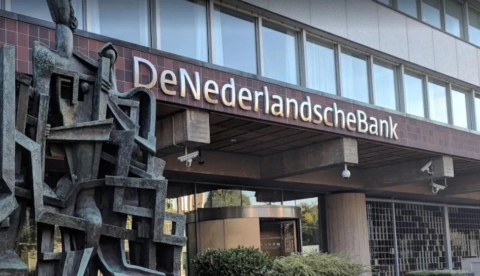 DNB ziet verdwijnen cash uit winkels met lede ogen aan