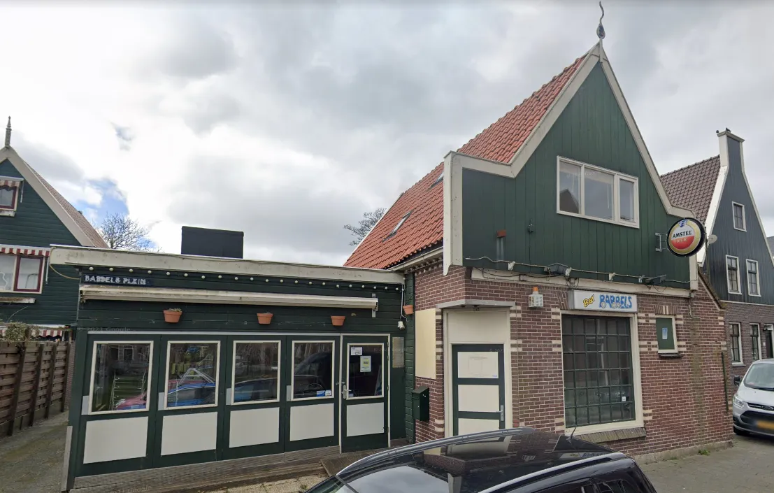 Geen zes maar vijf woningen op plek Bar Babbels Geen zes maar vijf woningen op plek Bar Babbels