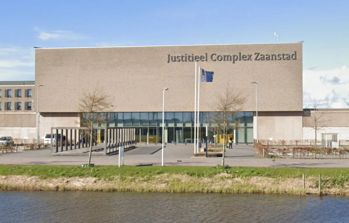 Onderonsje in kolfkamer gevangenis leidt tot terecht ontslag