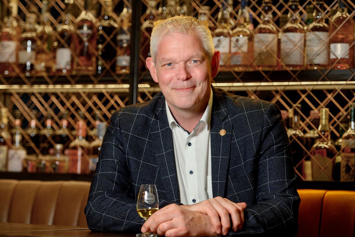 Bob Wenting gebruikt zijn whiskykast als grabbelton