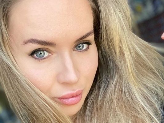 Natalia heeft twee honden, maar het is vooral haar poes die de aandacht ...