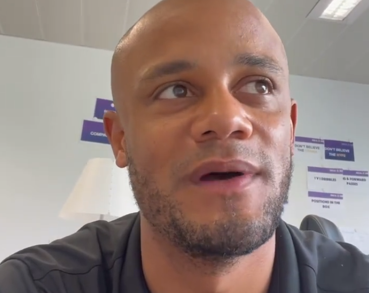 Bij een WWE-rumble tussen alle Premie League-managers zou Vincent ...