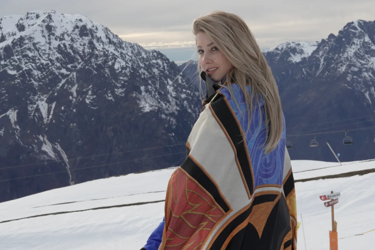 Sasha ontmoet de vurige festivalgangers van Tomorrowland Winter