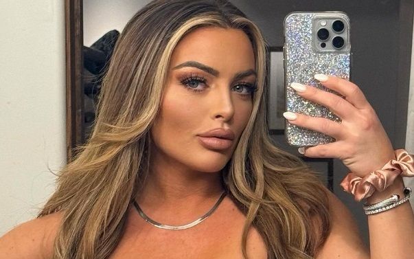 Voormalige WWE-ster onthult waanzinnig bedrag dat één fan aan haar spendeerde op Alleen voor Fans