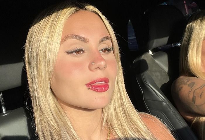 Waanzinnig populaire Insta-babe Lara deelt bikinikiekjes die je doen ...