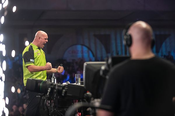 Speelschema Nordic Darts Masters: Van Gerwen sluit avond af