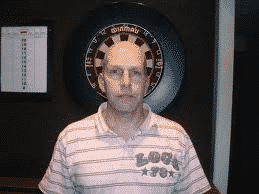 Evert van Eck laat John Verkampen kansloos in finale Darts 4 All