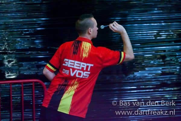 Geert de Vos beslist partij op Challenge Tour met een 9-darter