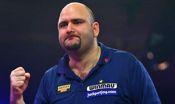 2-voudig wereldkampioen Waites en Winmau verlengen met 3 jaar