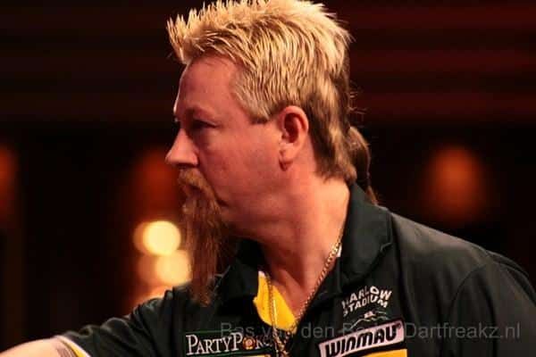 Simon 'The Wizard' Whitlock pakt zijn 2e PC van het jaar te Crawley