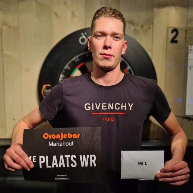Jimmy van Schie zet goede vorm voort en wint Oranjebar Kermis Darttoernooi