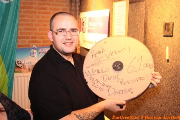 De 61 uur durende darts marathon van Verweij