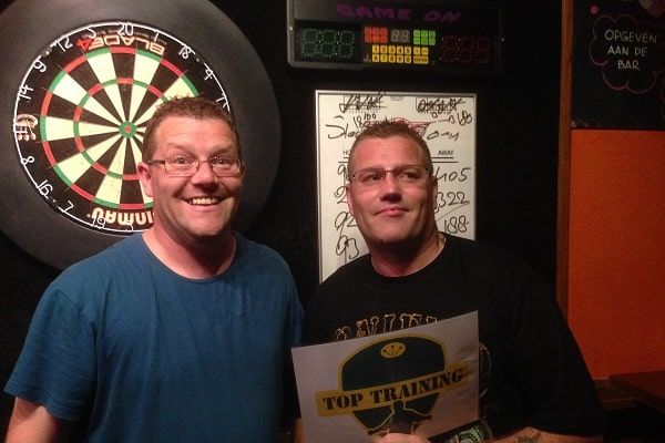 Tony West wint broederstrijd op Goudenregenbar TOP-training