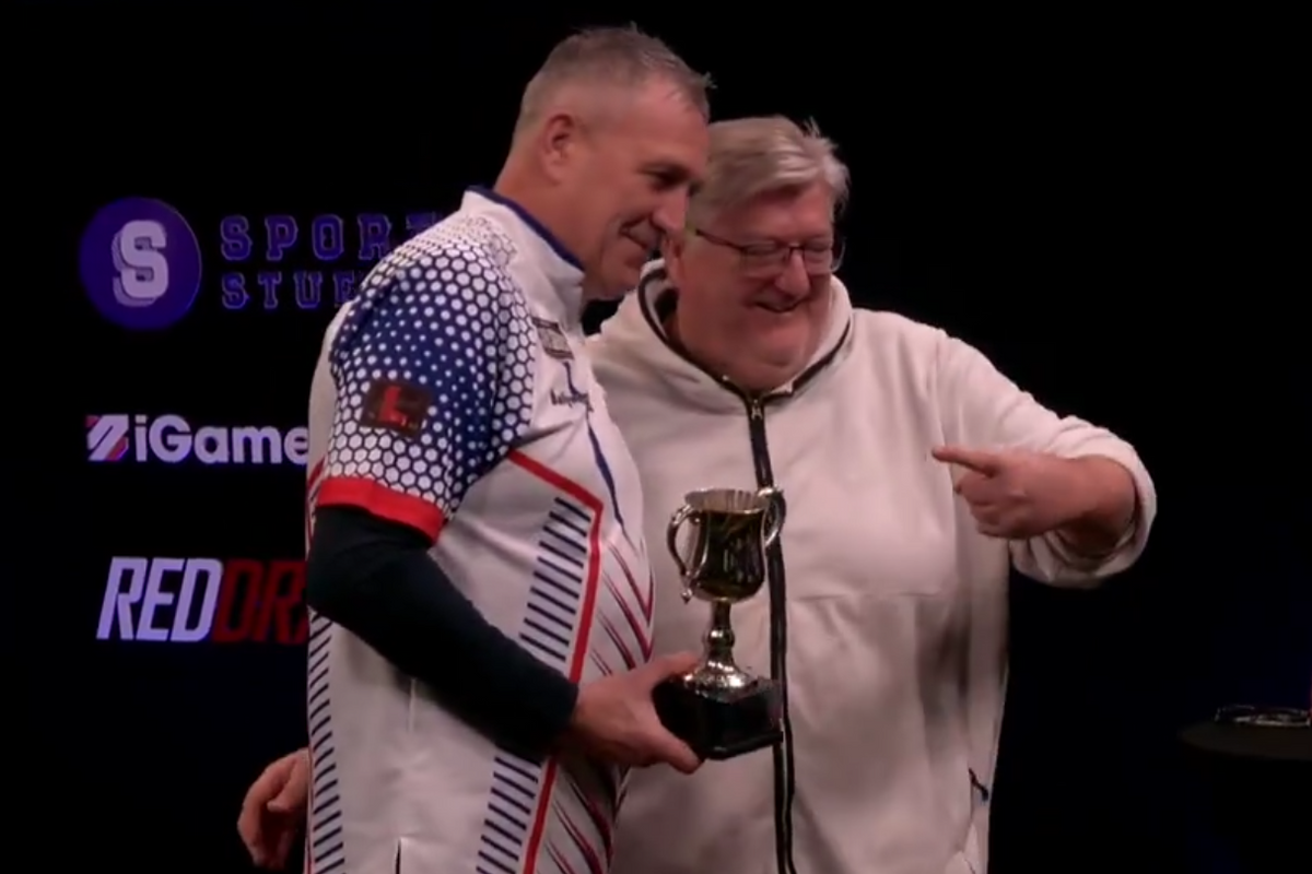Neil Duff komt bovendrijven als glorieuze winnaar van de Modus Super ...