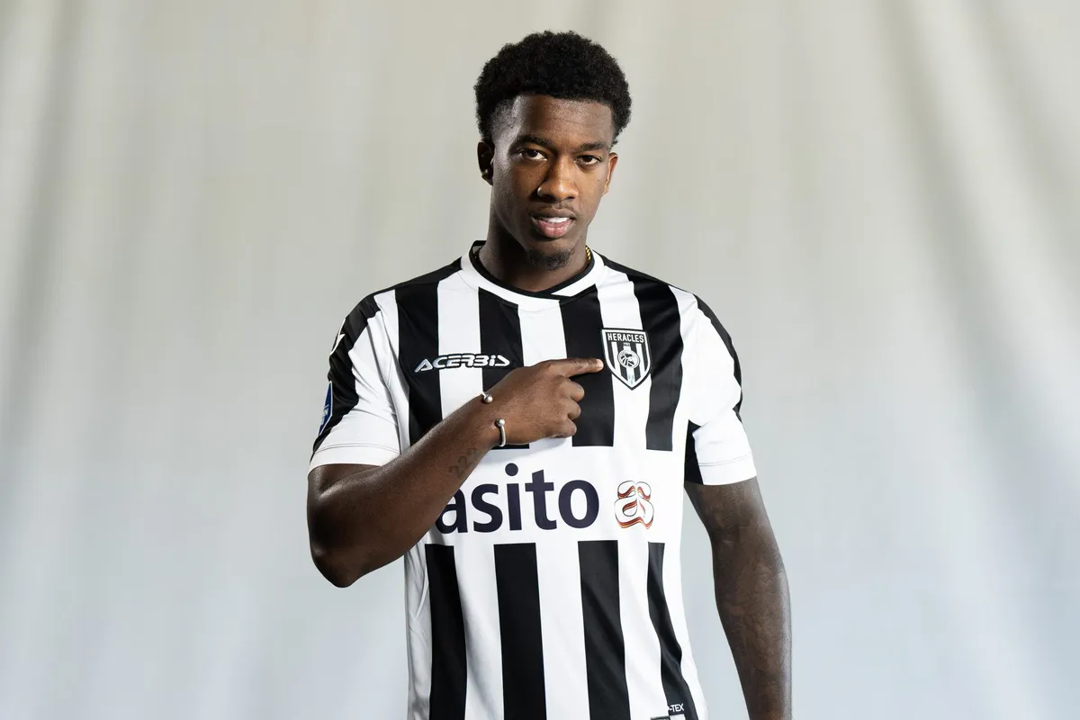 Officieel: Heracles Almelo presenteert Shiloh 't Zand | FR12.nl