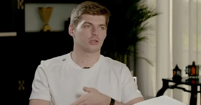 Video. Max Verstappen pareert kritiek: 'Ben wel een teamspeler'