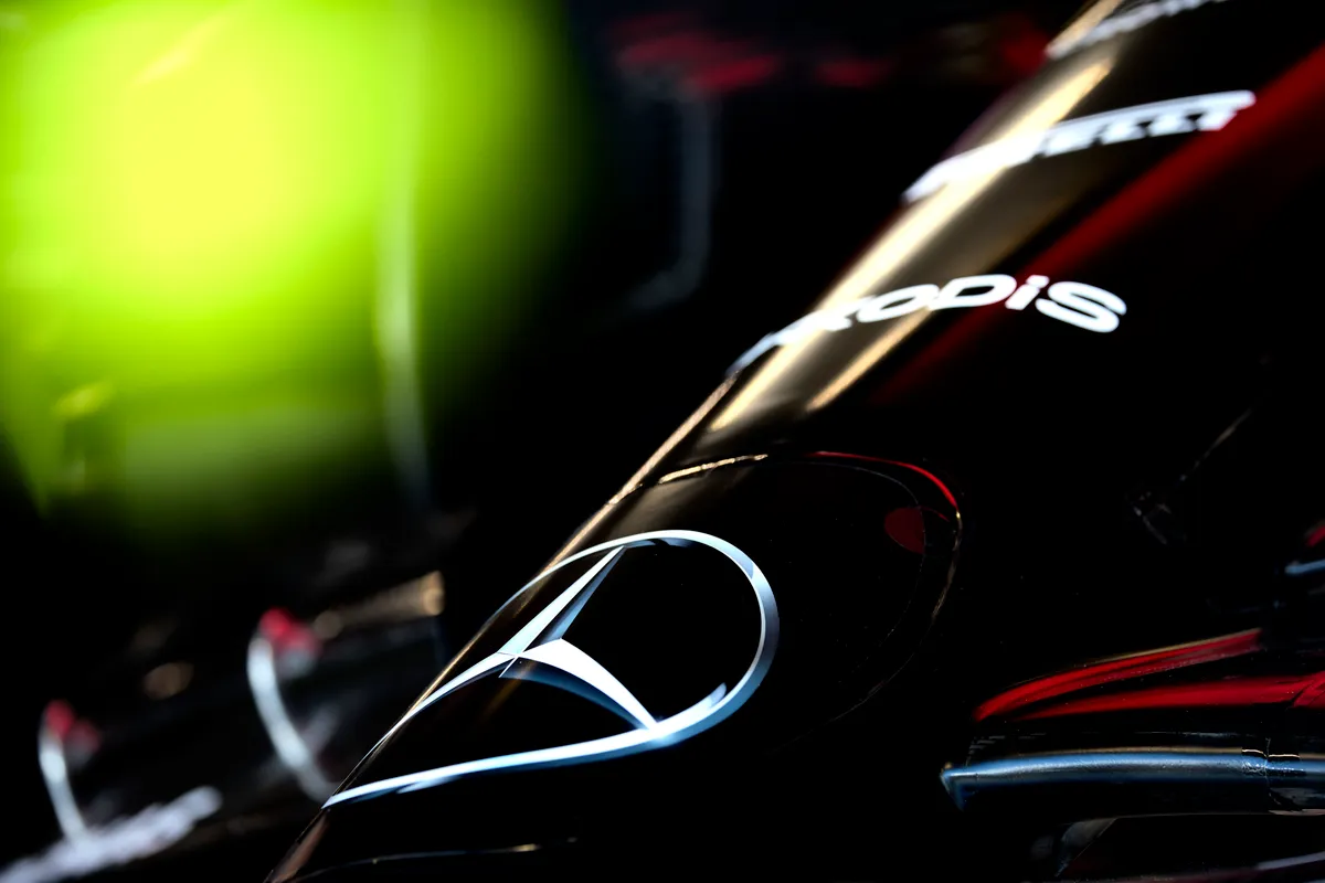 'Mercedes kan nieuw chassis pas in 2024 gebruiken door gestuntel in de ...