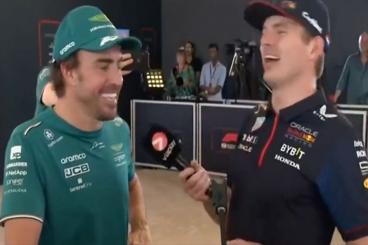 Video: Interviewer Max Verstappen stelt Fernando Alonso wat vragen na de race in Abu Dhabi