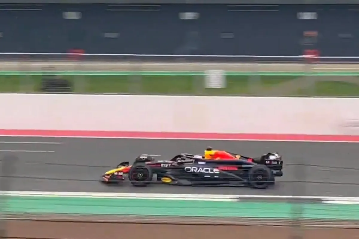 Video: Max Verstappen gespot in de nieuwe RB20 op Silverstone | GP33