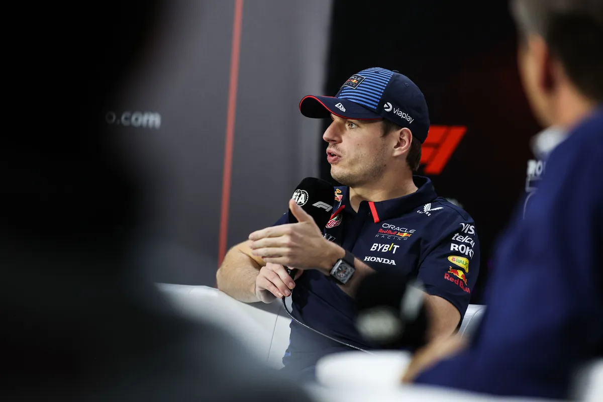 Max Verstappen komt met stevige reactie op uitspraken FIA-steward Johnny Herbert | GP33