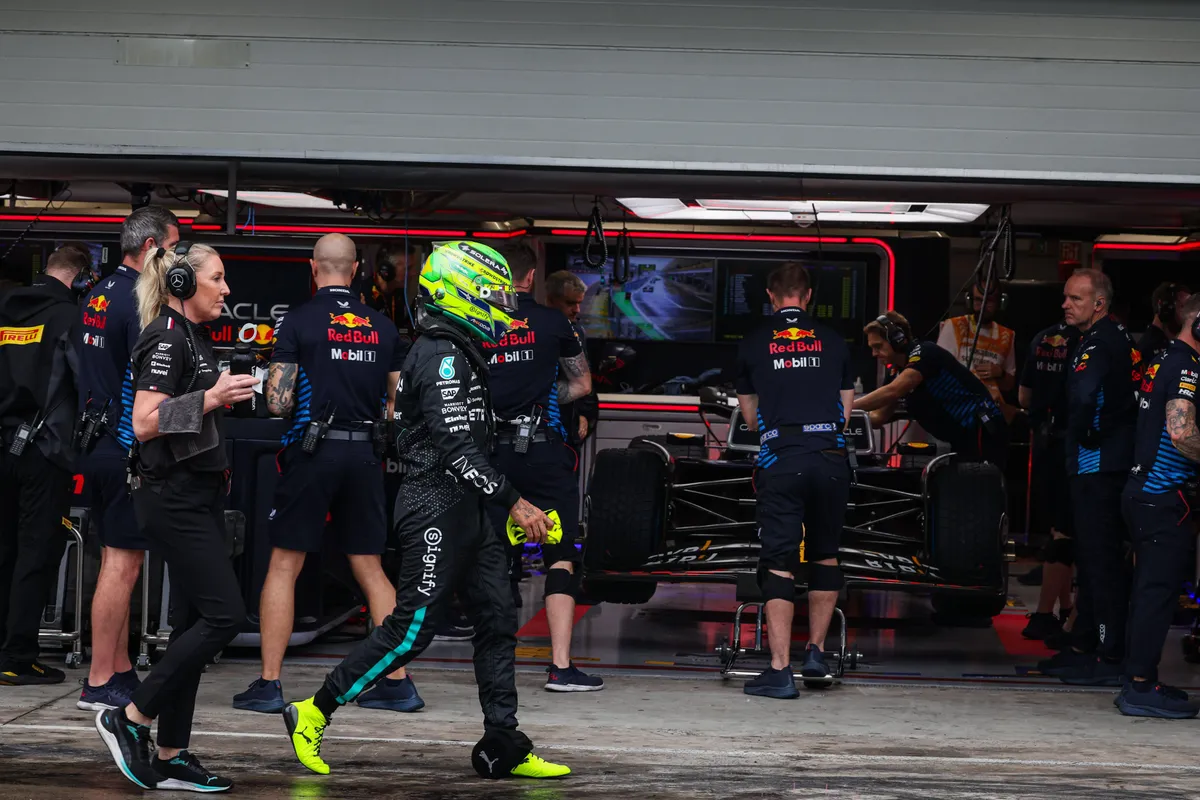 Max Verstappen steunt Lewis Hamilton na deprimerende opmerkingen vanuit ...
