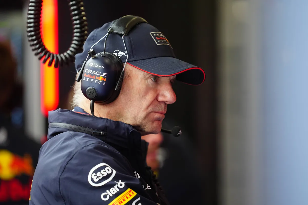 Adrian Newey uit zware kritiek op Red Bull na vertrek: 'Zelfs Max...' | GP33