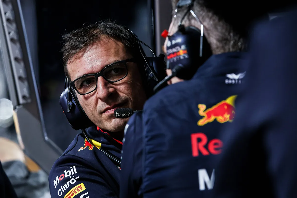 Moest Red Bull de auto van Max Verstappen aanpassen van de FIA? Technisch directeur reageert | GP33