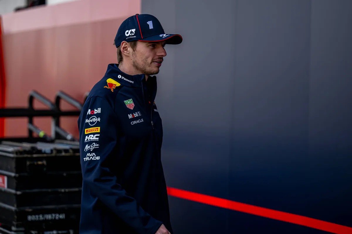 Ralf Schumacher dropt bom: 'Max Verstappen kon niet onder contract uitkomen, maar rijdt in 2026 ...