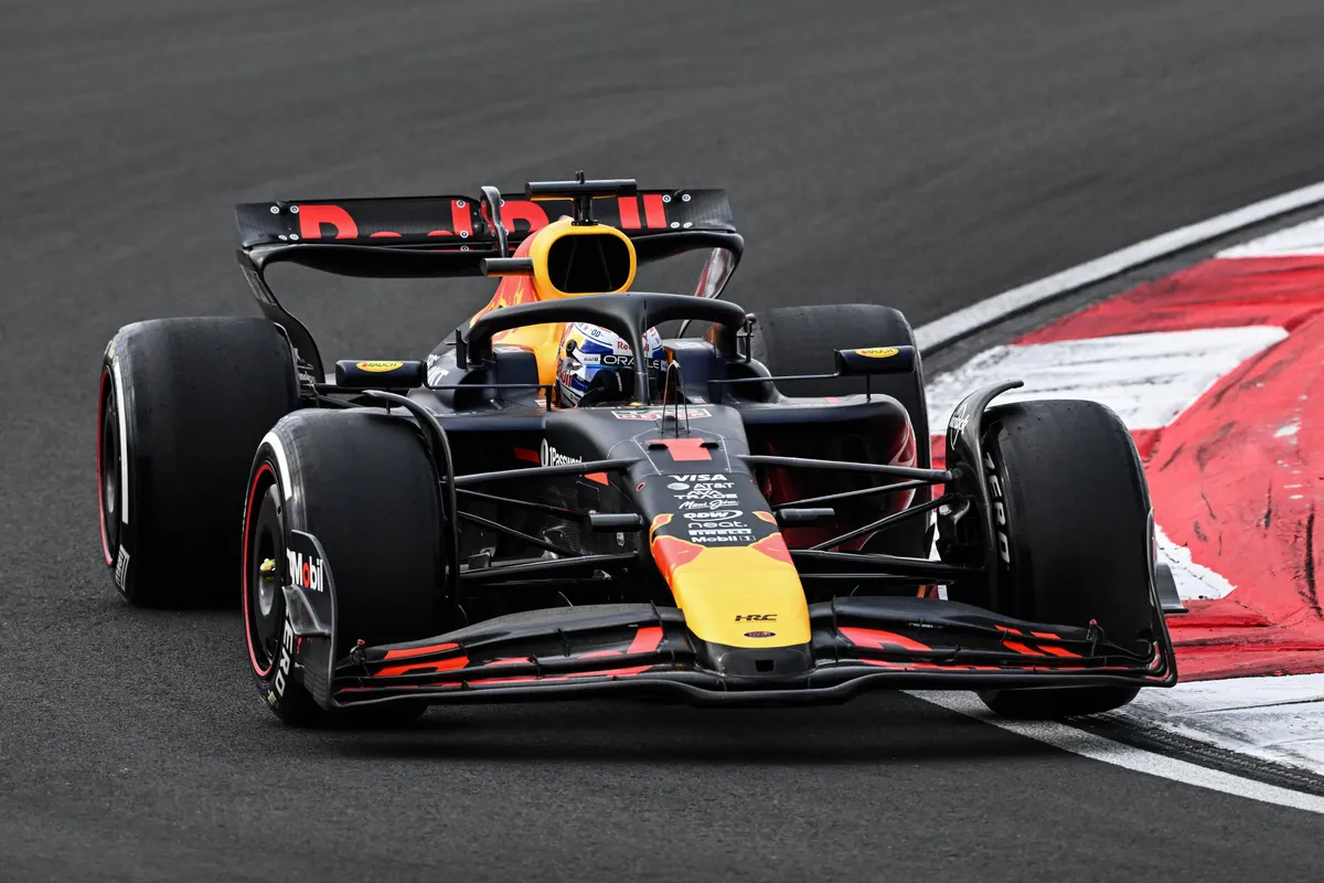Helmut Marko geeft Red Bull-technici bericht mee voor vergadering met Max Verstappen | GP33