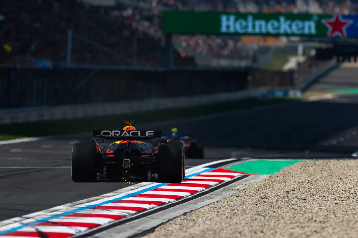 Voormalig Red Bull-engineer geeft antwoord op prangende vraag over RB21 Max Verstappen | GP33