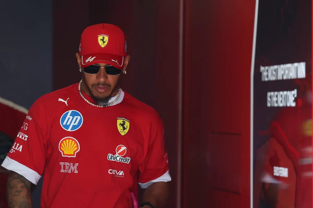 Vreest Lewis Hamilton voor ontslag bij Ferrari? 'Ik weet dat de bazen niet blij zijn...' | GP33