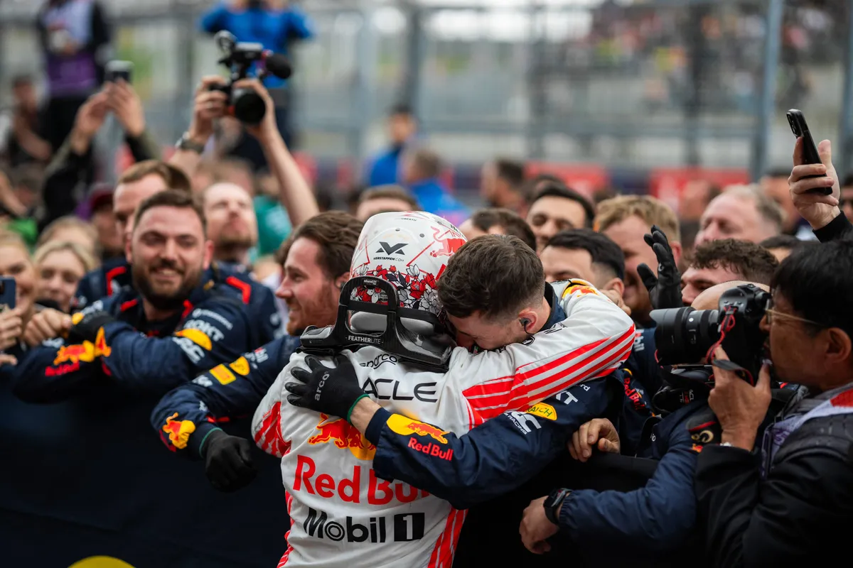 Voormalig Red Bull-monteur uit kritiek op team van Max Verstappen: 'Daar werd die fout al ...