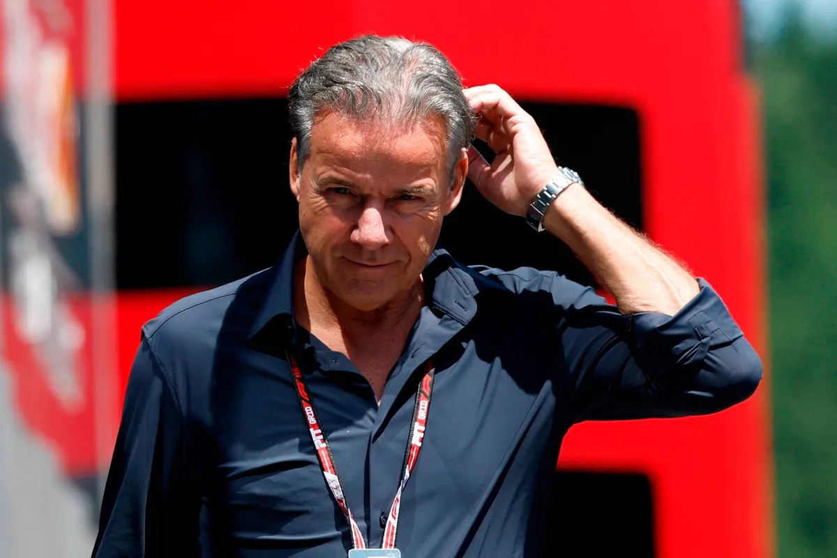 Manager Max Verstappen spreekt duidelijke taal over Mercedes-transfer ...