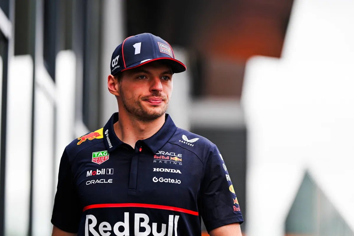 Max Verstappen wijst naar gedrag Lewis Hamilton: 'Dan was hij er wel...' | GP33
