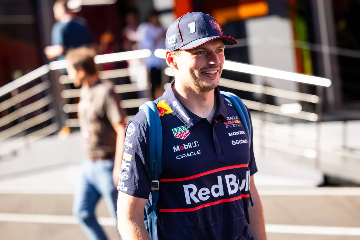 Italiaans medium dropt enorme bom op F1-paddock en toont exclusieve beelden van Max Verstappen ...