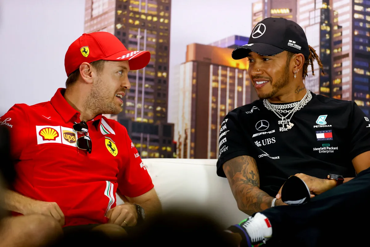 Sebastian Vettel onthult het dringende advies dat hij Lewis Hamilton ...