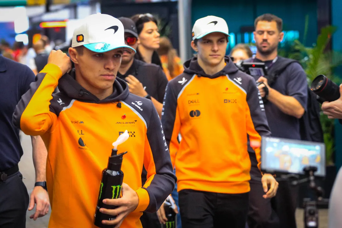 Slecht nieuws voor Lando Norris en Oscar Piastri over Mercedes-motor in ...