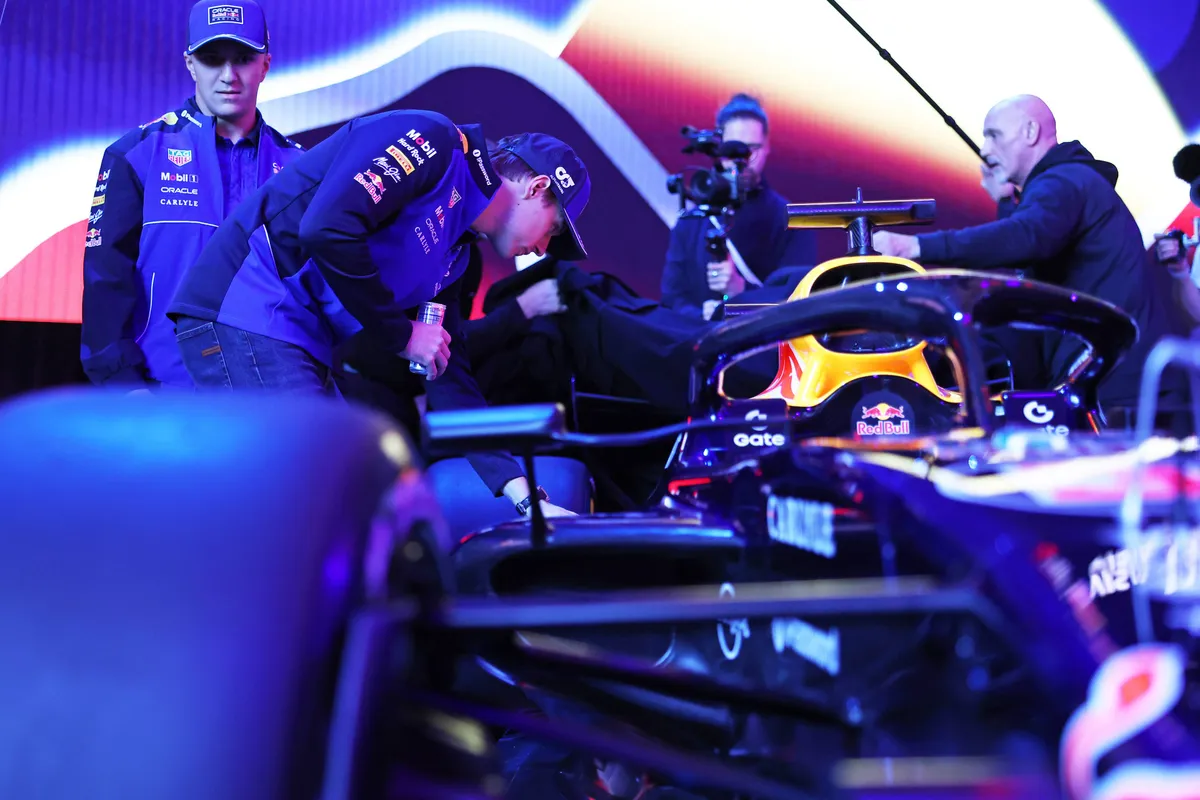 Testdag Max Verstappen verstoord: kan de Nederlander zijn Red Bull RB22 ...